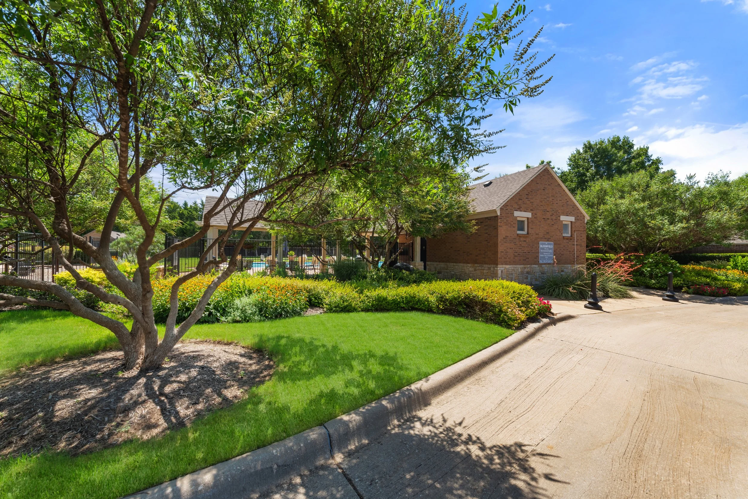 Amenities — Hidden Lakes HOA