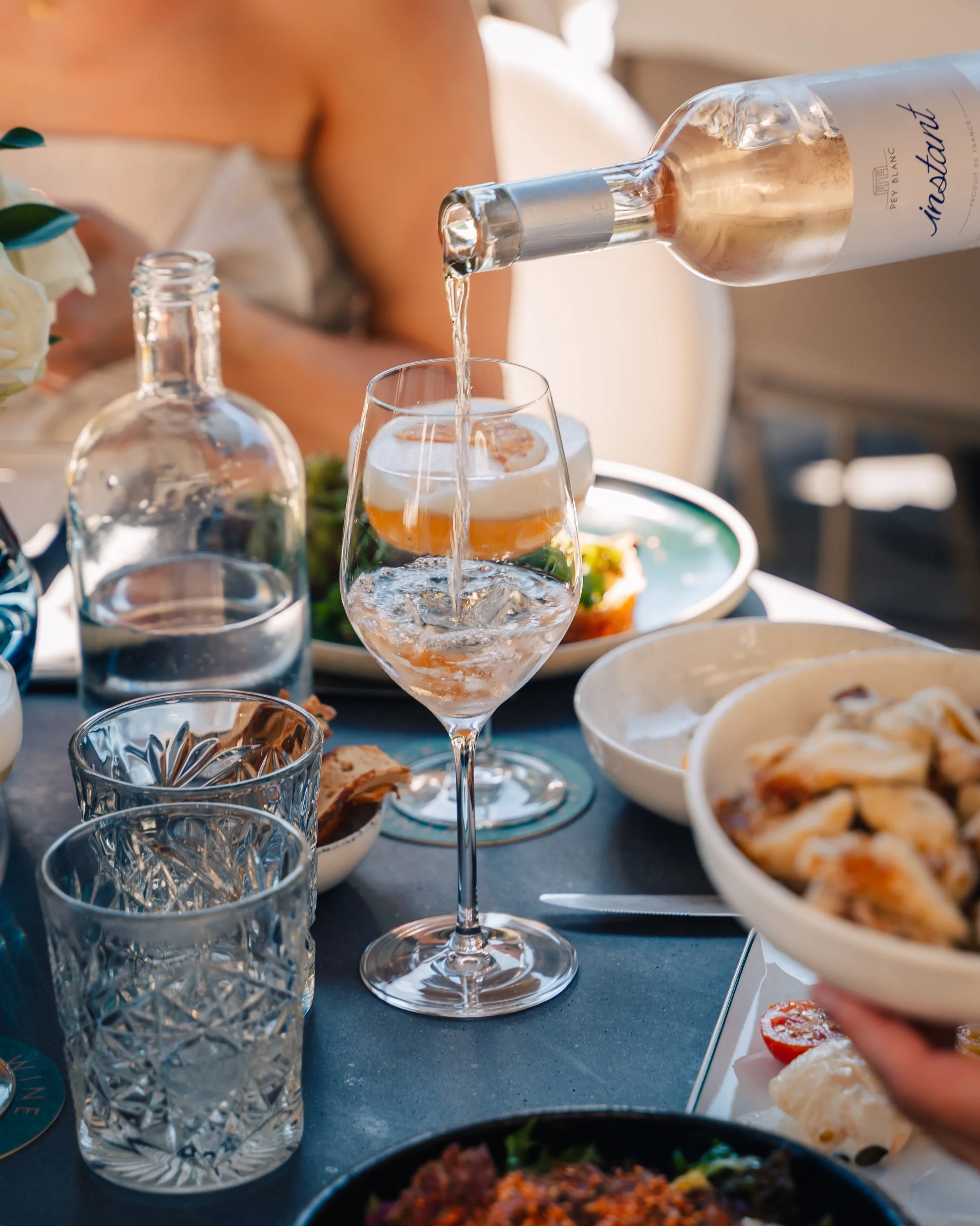 English Booking — Michaels Restaurant