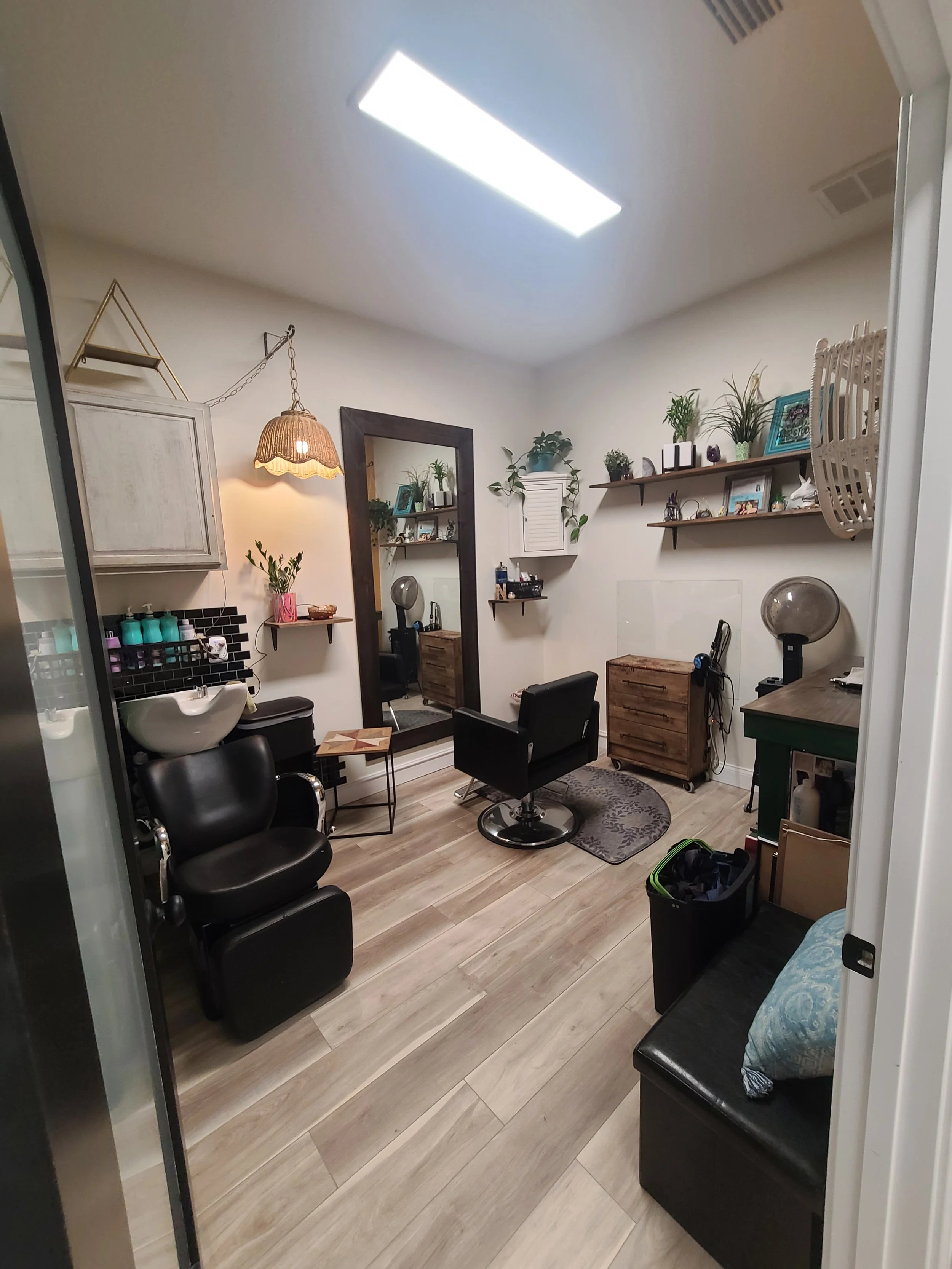 Gallery 3 — Posh Salon Suites