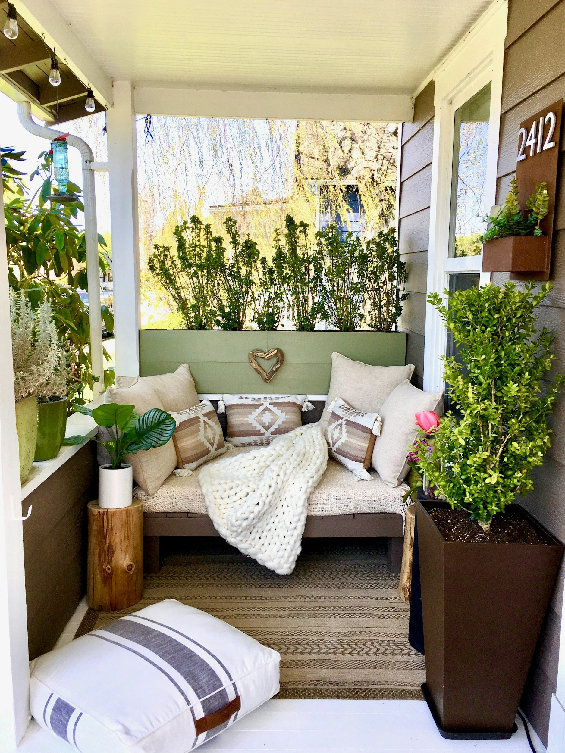 Elevate your tiny space — Pretty Happy Walls