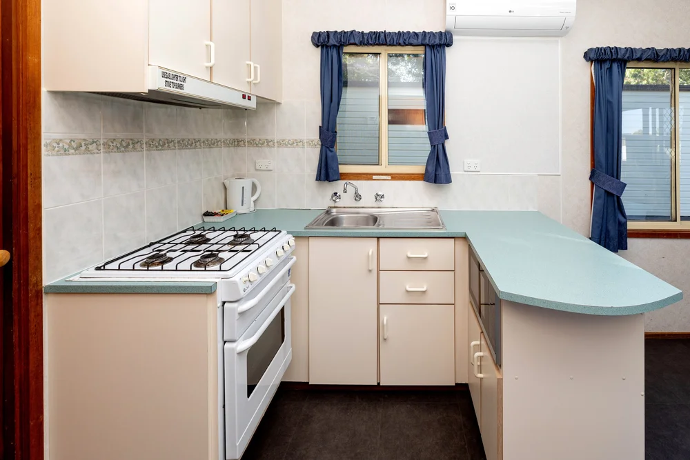 Family Cabin 5 Berth — Beachside Holiday Park