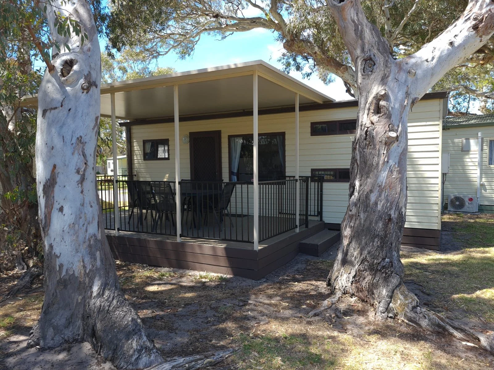 Pet Friendly Deluxe Cabin — Beachside Holiday Park