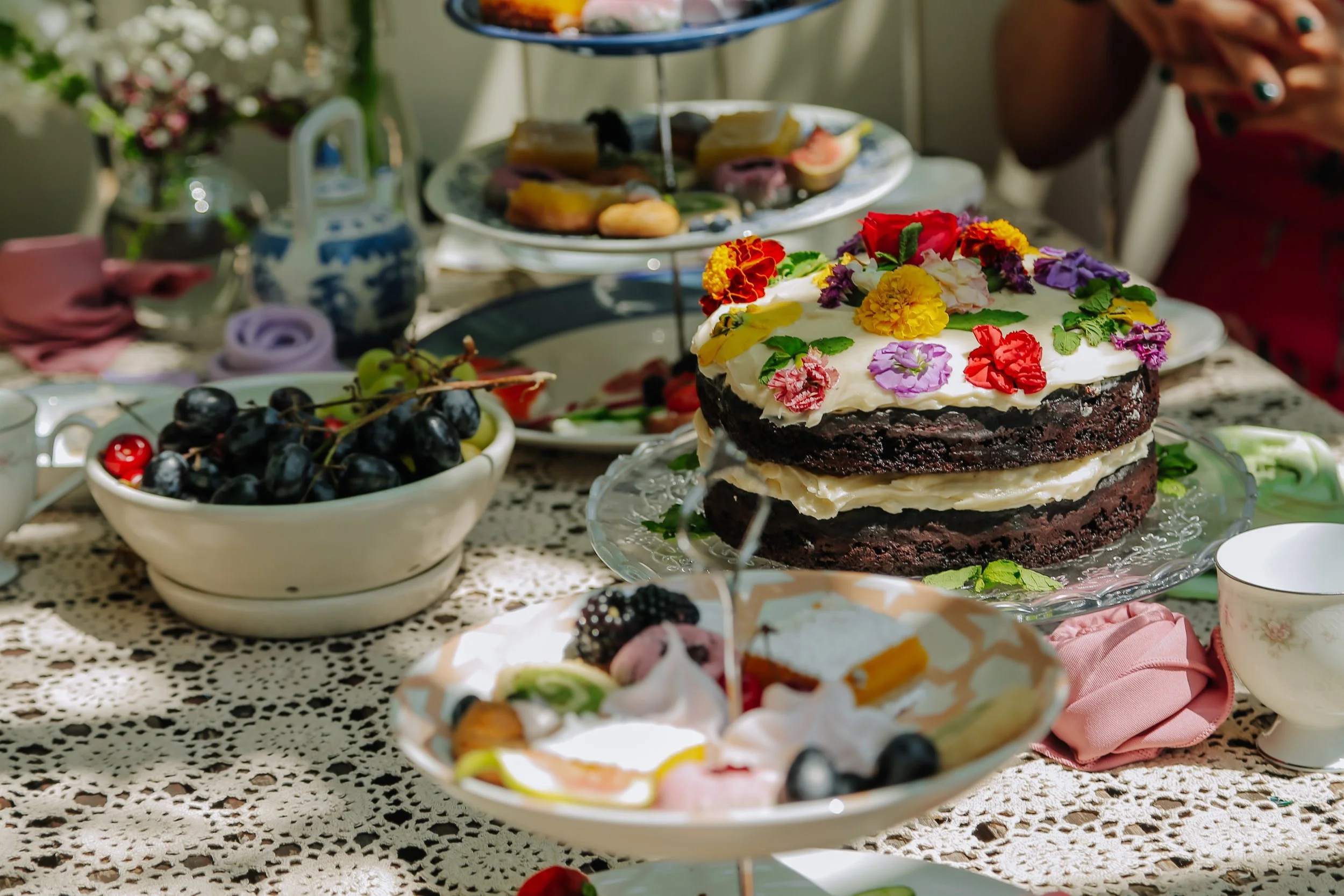 Throwing A Outdoor Garden Tea Party *On A Budget* — The Sorry Girls