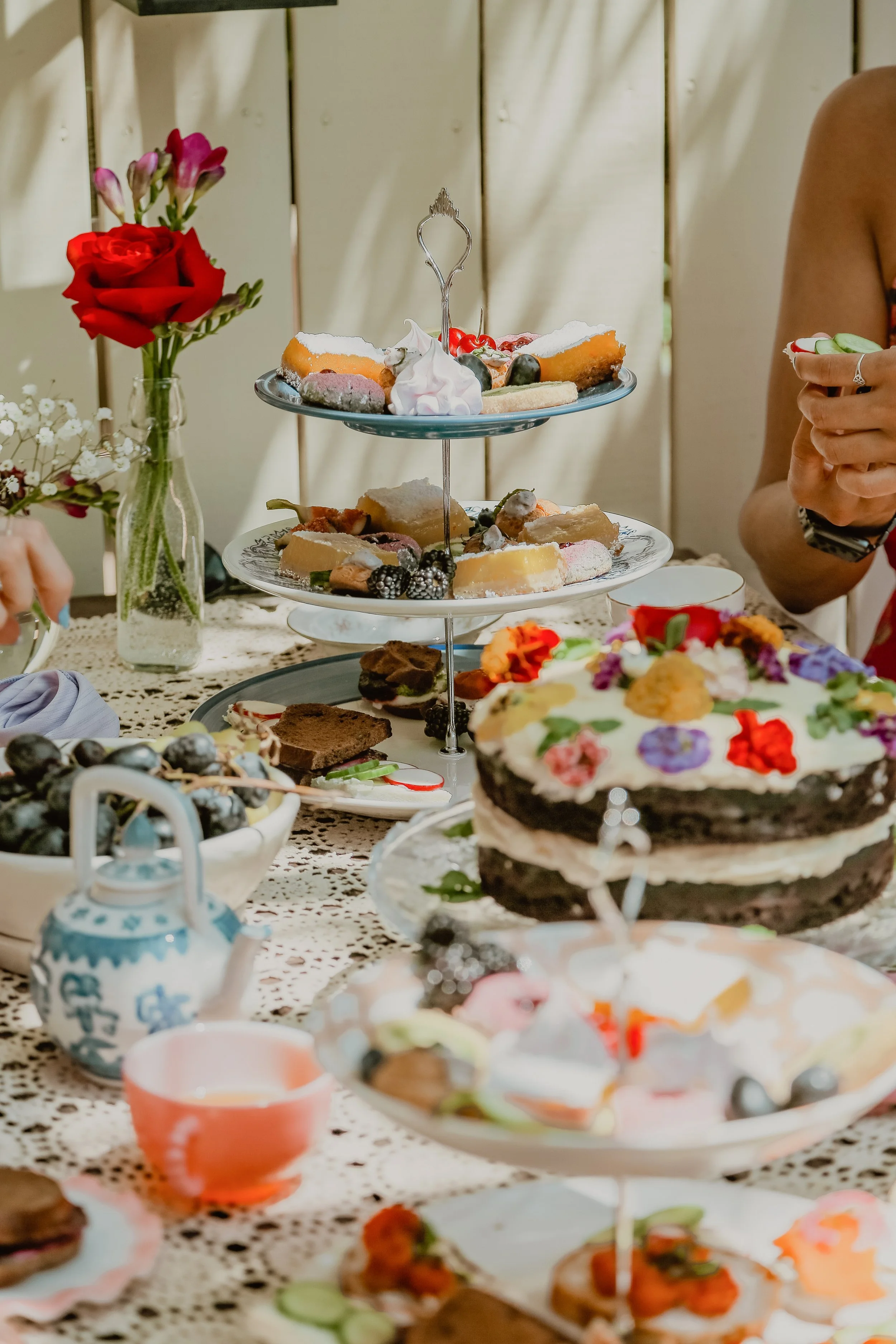 Throwing A Outdoor Garden Tea Party *On A Budget* — The Sorry Girls