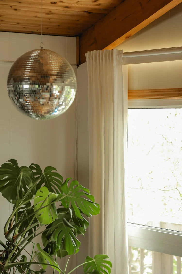 How To Make Vertical Blinds Look Cute In 4 Steps — The Sorry Girls