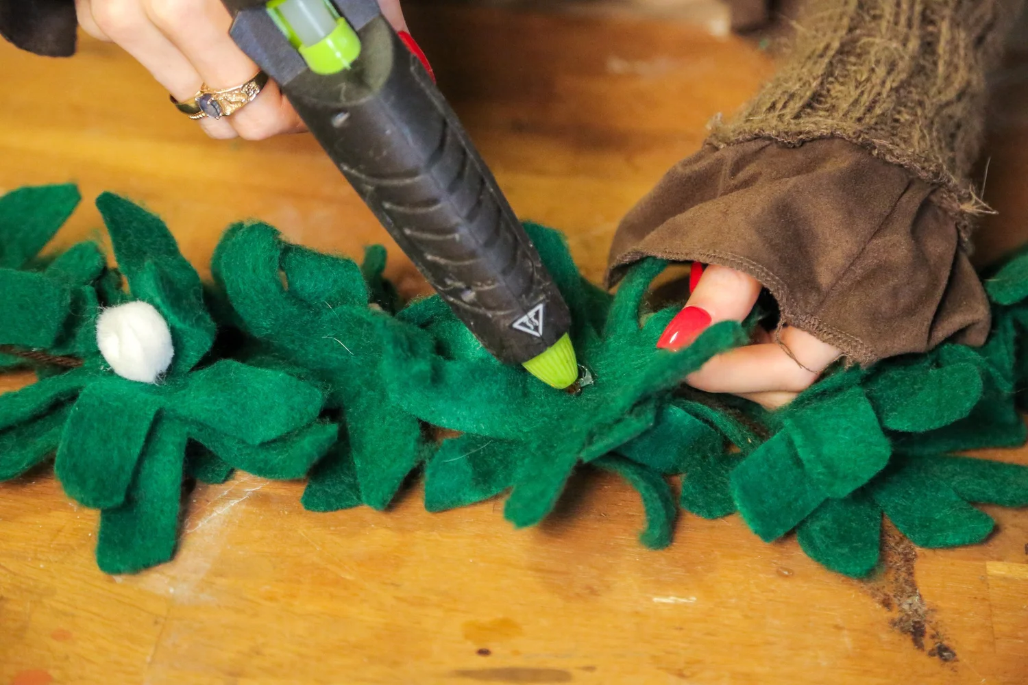 Making the West Elm Mistletoe Garland on a Budget — The Sorry Girls