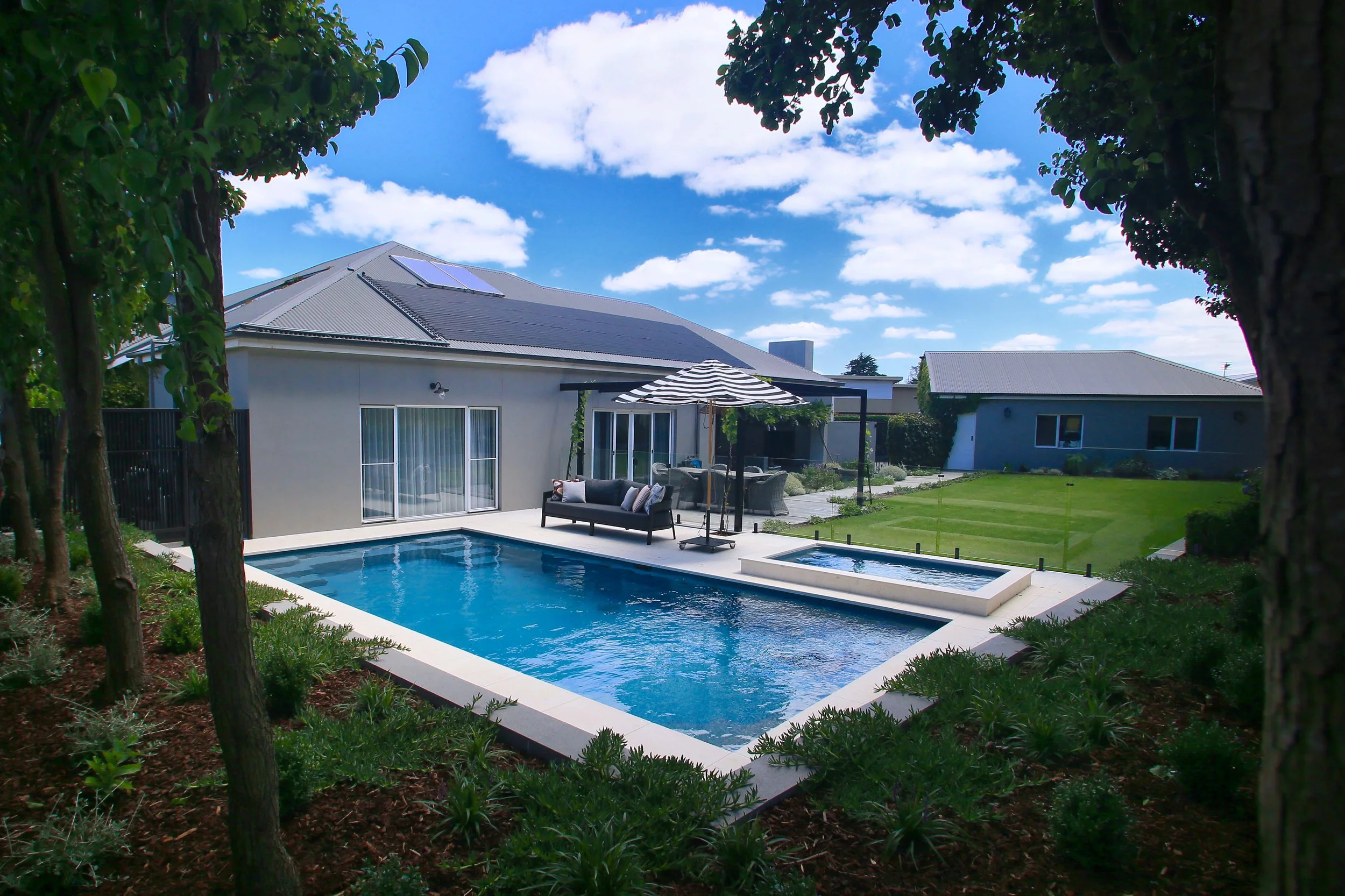 Contemporary — Envision Pools QLD