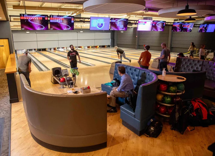 Broadway Bowl | Experience Fun & Bowling Now
