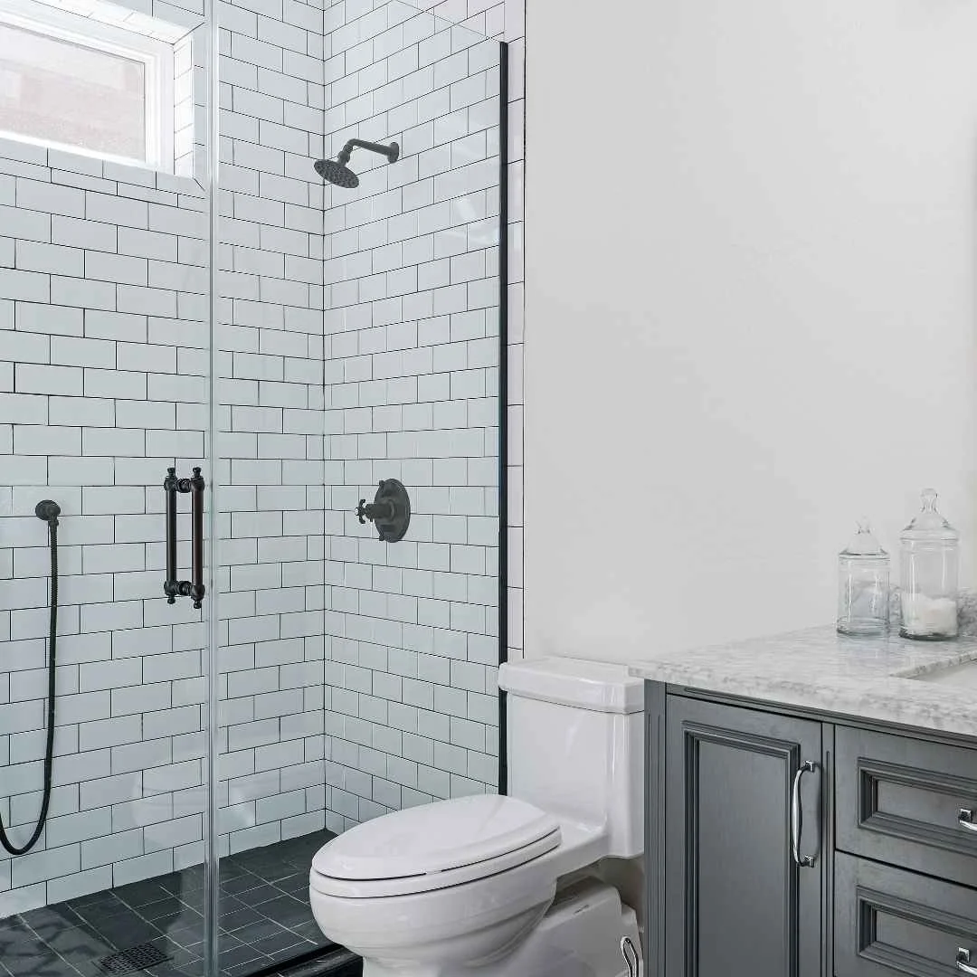 10 Stunning Standard-Sized Walk-In Showers