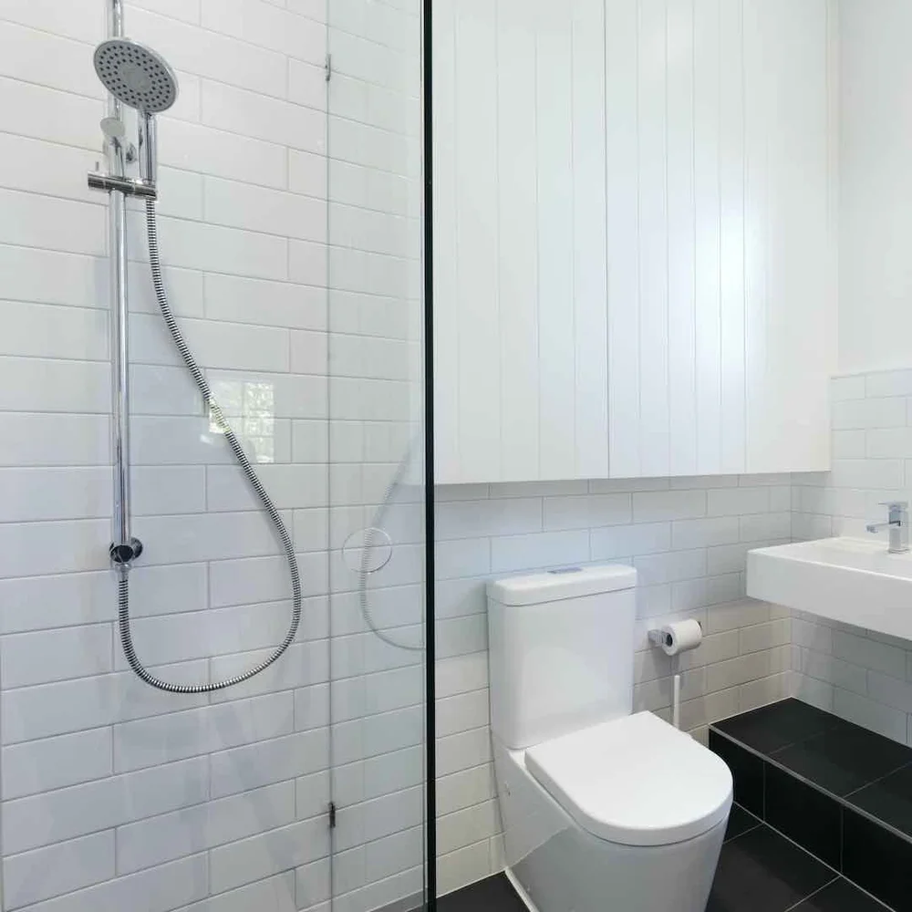 Walk-In Shower Ideas for Small Bathrooms: Maximize Space