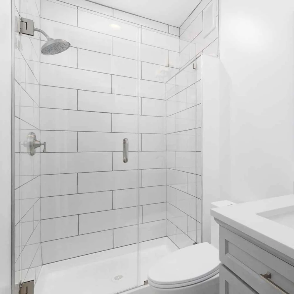 10 Stunning Standard-Sized Walk-In Showers