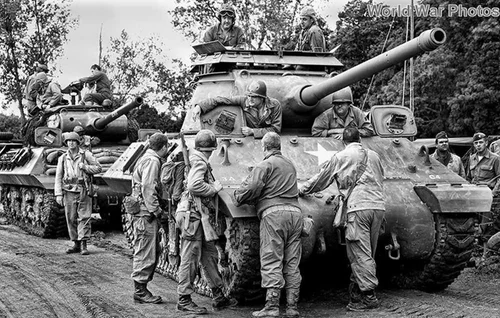 Tank Destroyer Bn Profiles — World War II History by Harry Yeide