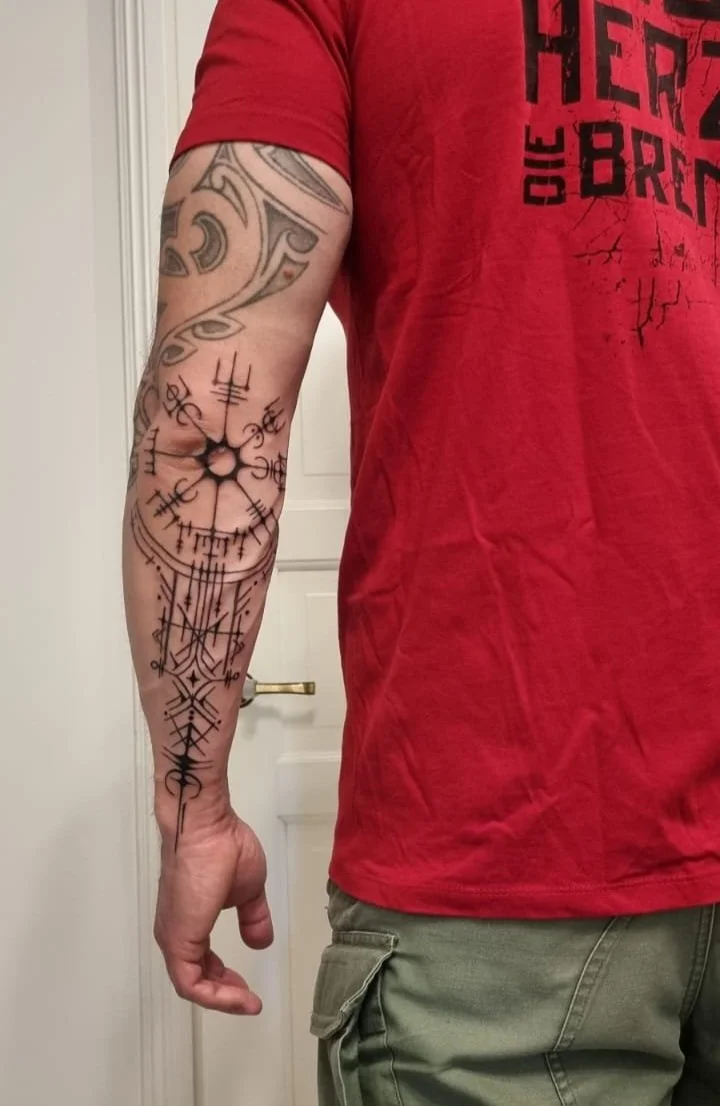 Tatuointipalvelut ja tatuointien hinnat — Details Tattoo