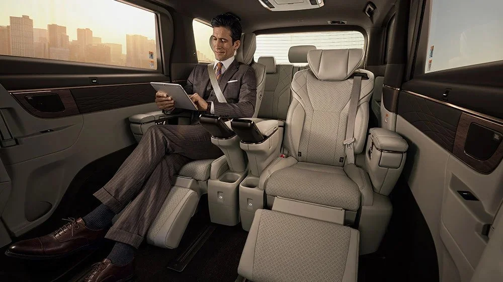 Toyota Vellfire / Luxury MPV — marina limousines