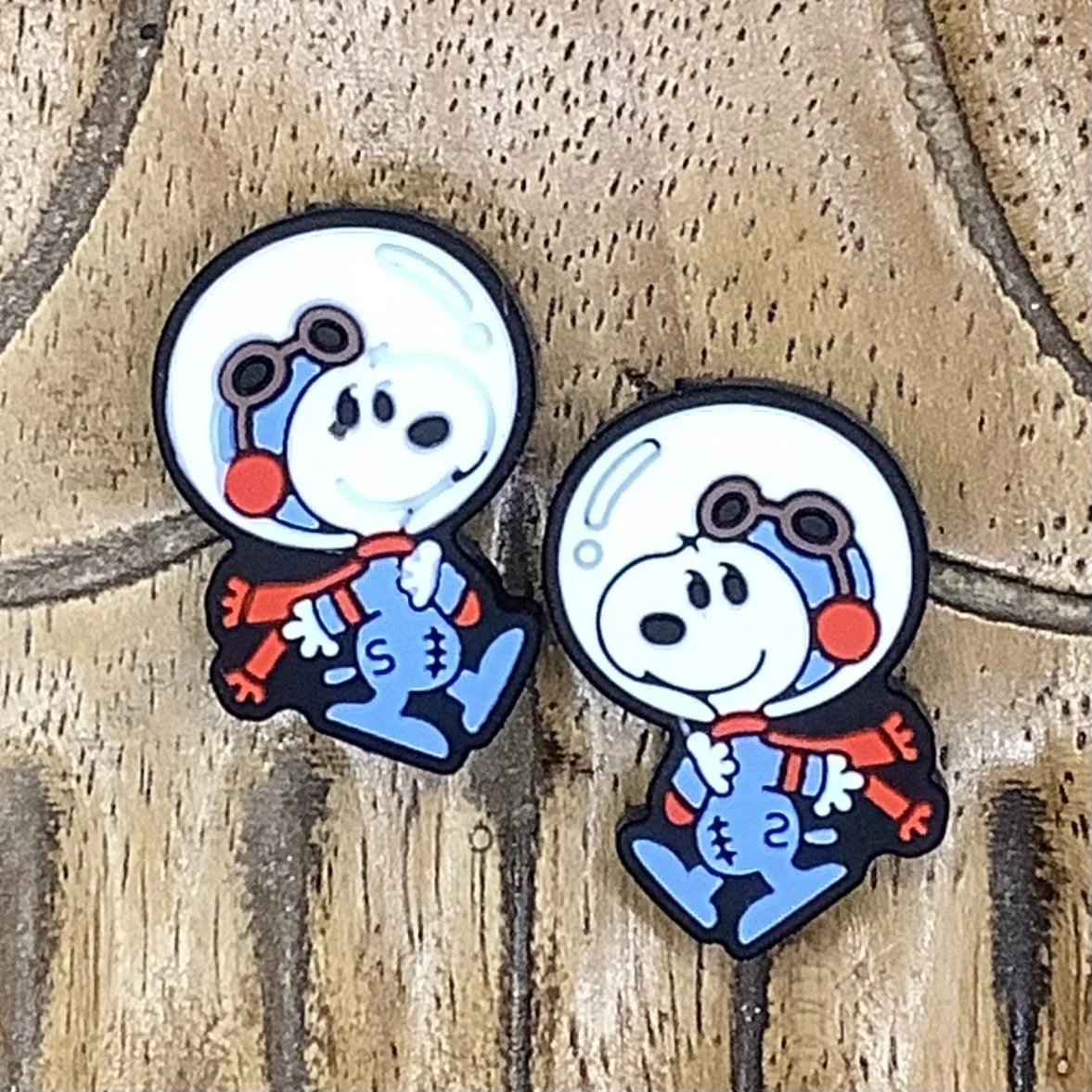 Silicone Peanuts Snoopy Astronaut focal bead (2 per pack) — The ...