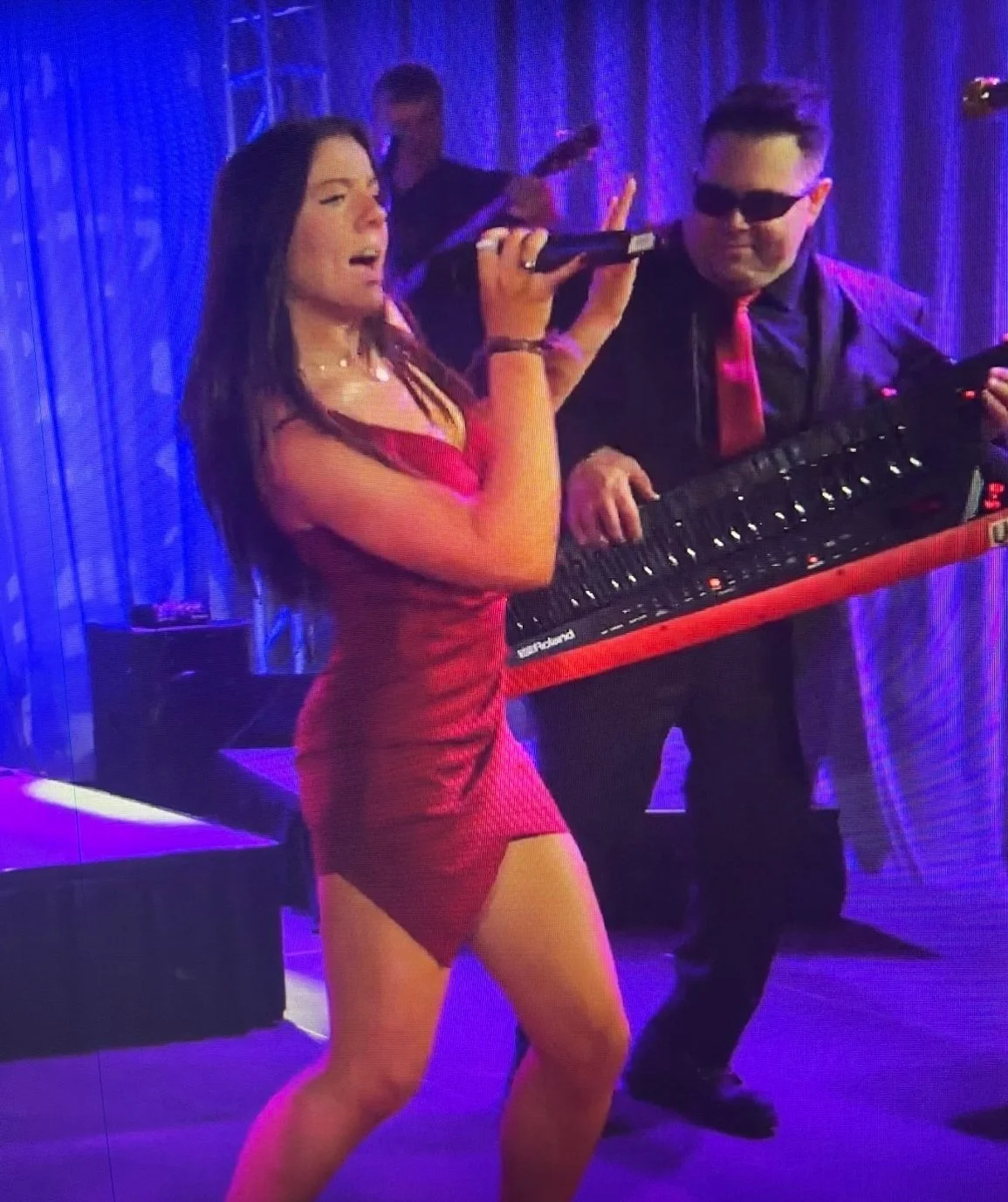 Book Maeve McMahon — maeve