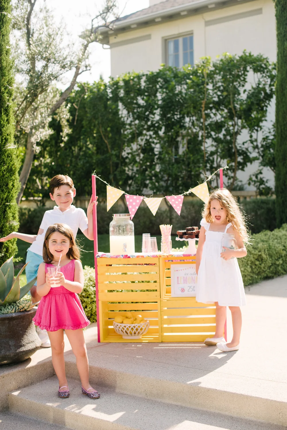 Lemonade Stand — ROLLING Clover™