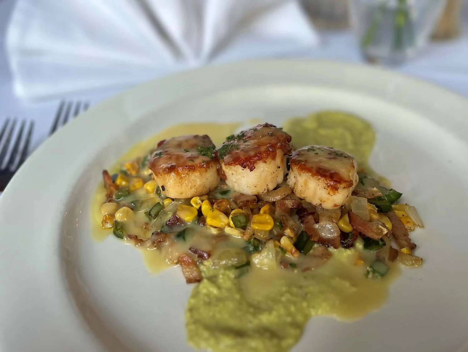 The English Inn Lansing, Michigan Hotel, Restaurant & Wedding Event Space