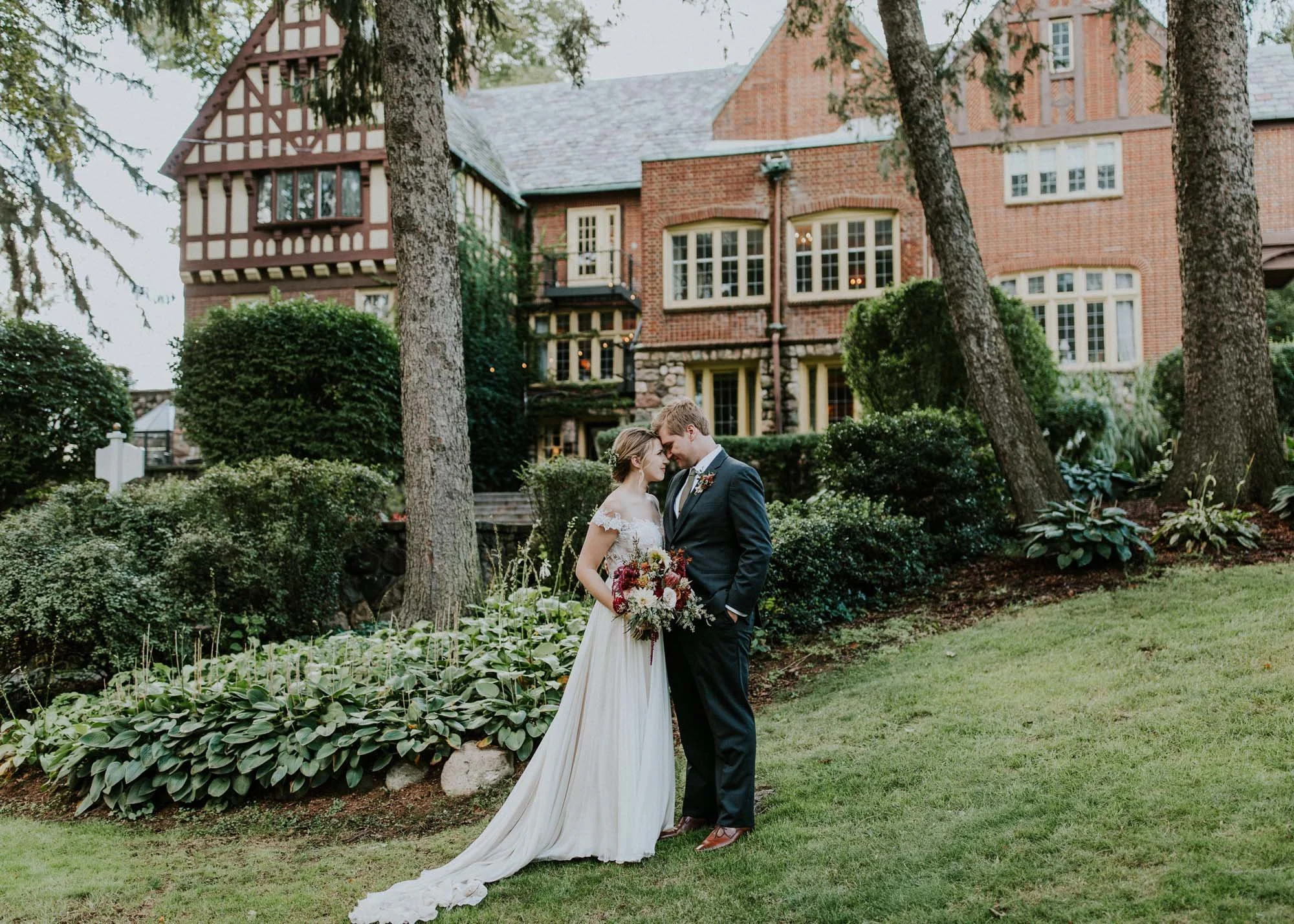 Weddings near Lansing, MI — The English Inn