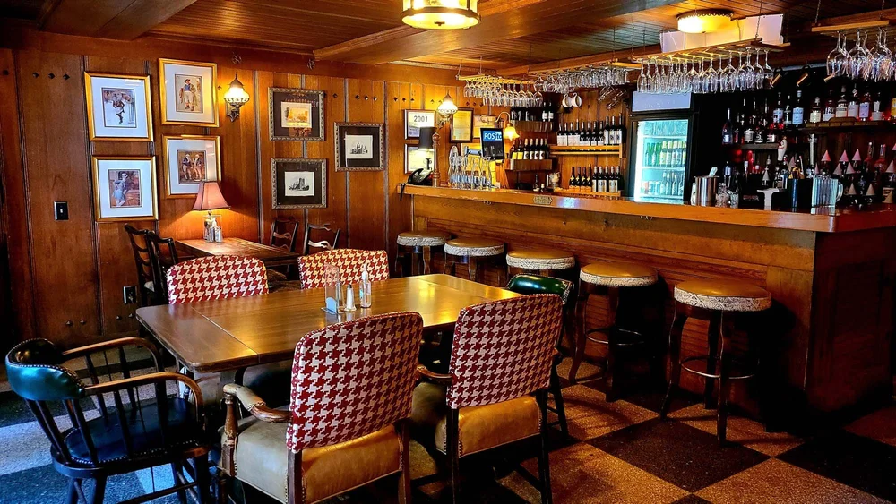 Award-Winning Restaurant and Pub — The English Inn