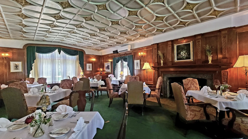 Award-Winning Restaurant and Pub — The English Inn