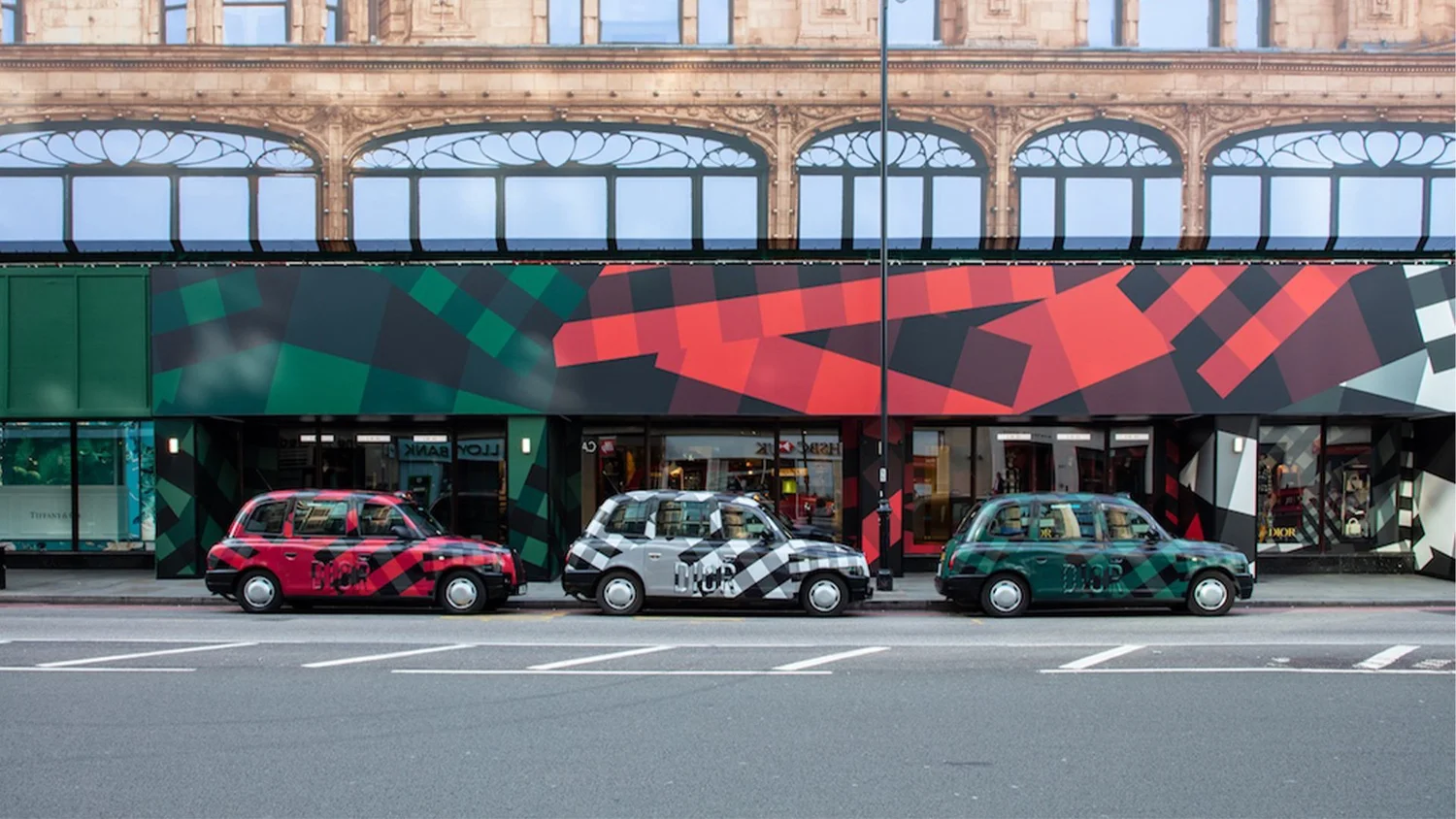 Dynamic Taxi Ads | Transport Media UK — Transport Media