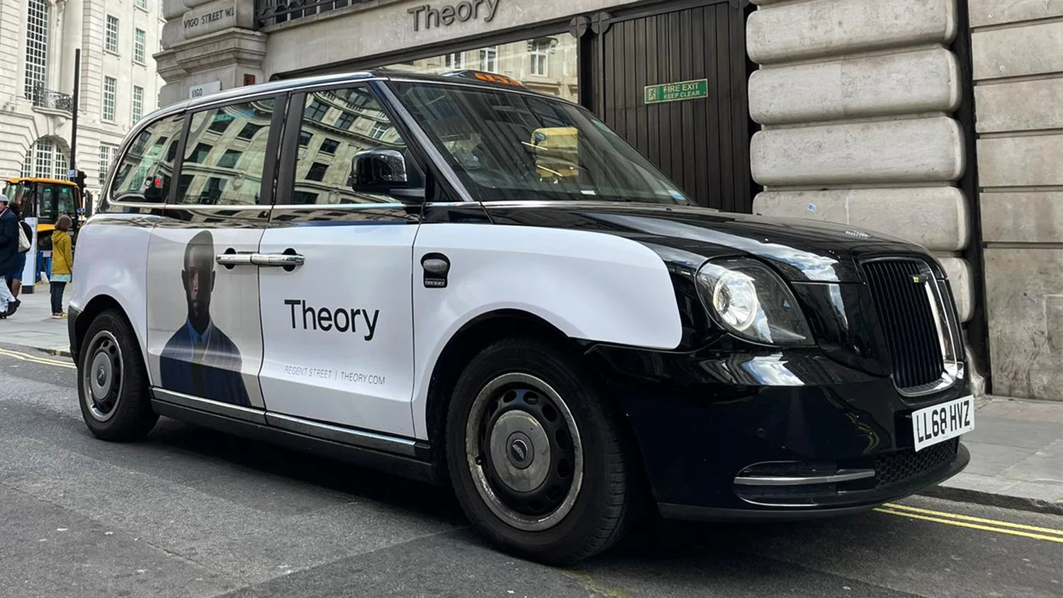 Dynamic Taxi Ads | Transport Media UK — Transport Media
