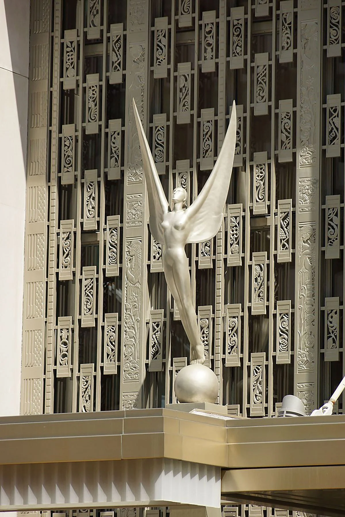 A Digital Twin of the Waldorf Astoria's Spirit of Achievement Statue