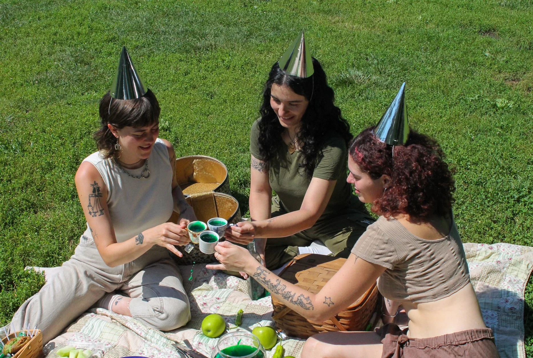 Houndsteeth’s Hold Your Horses Was Worth the Wait — THIRTEEN MAGAZINE