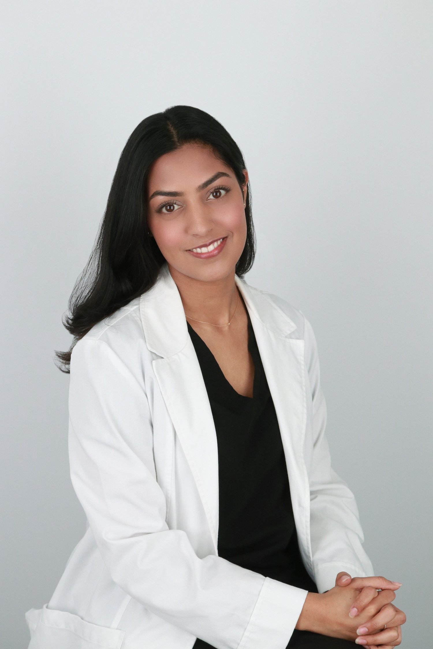 Essential Headshot Requirements: Guidelines & Expert Tips