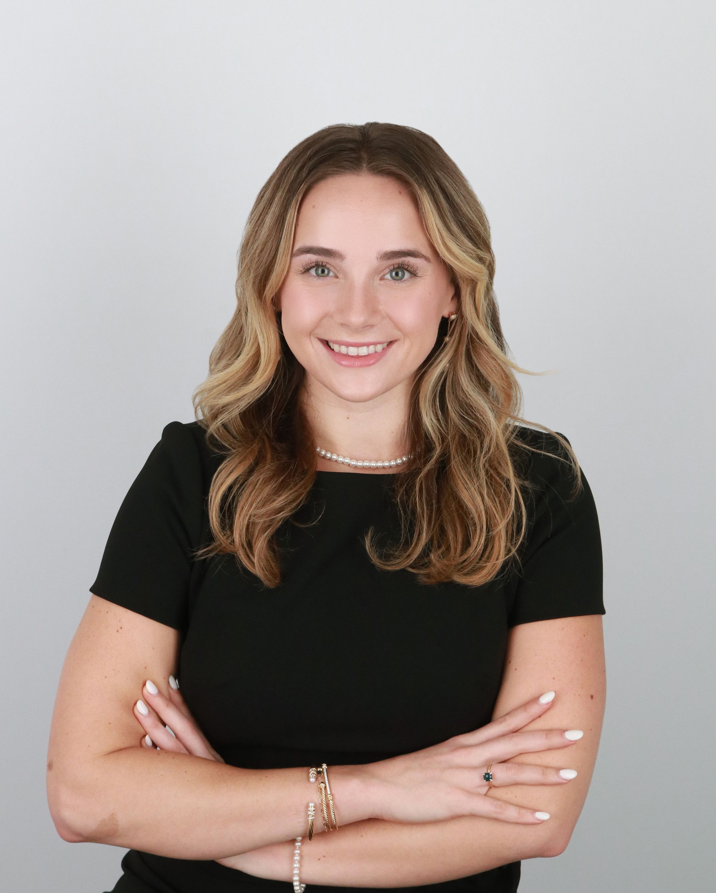 Essential Headshot Requirements: Guidelines & Expert Tips