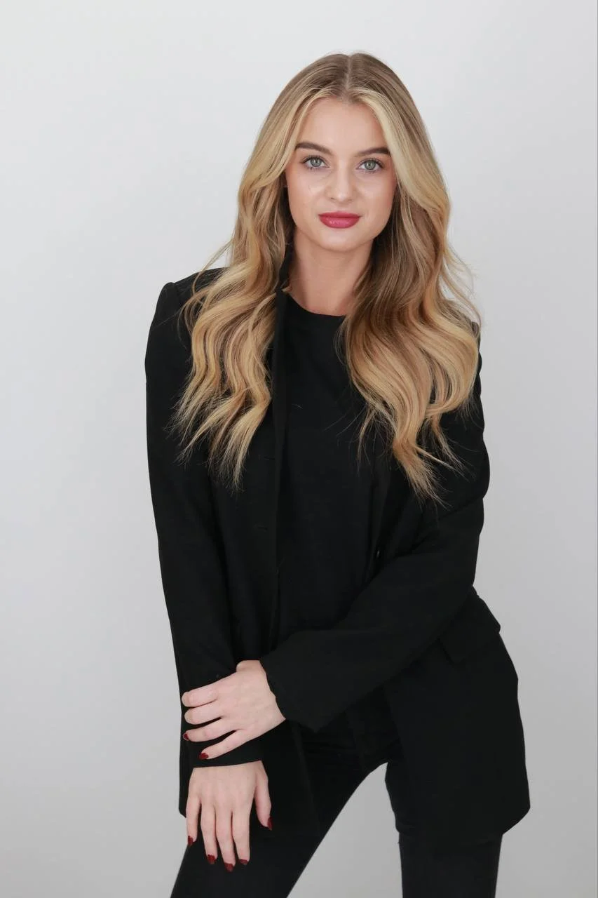 Expert Makeup Tips for Professional Headshots | Studio Pod