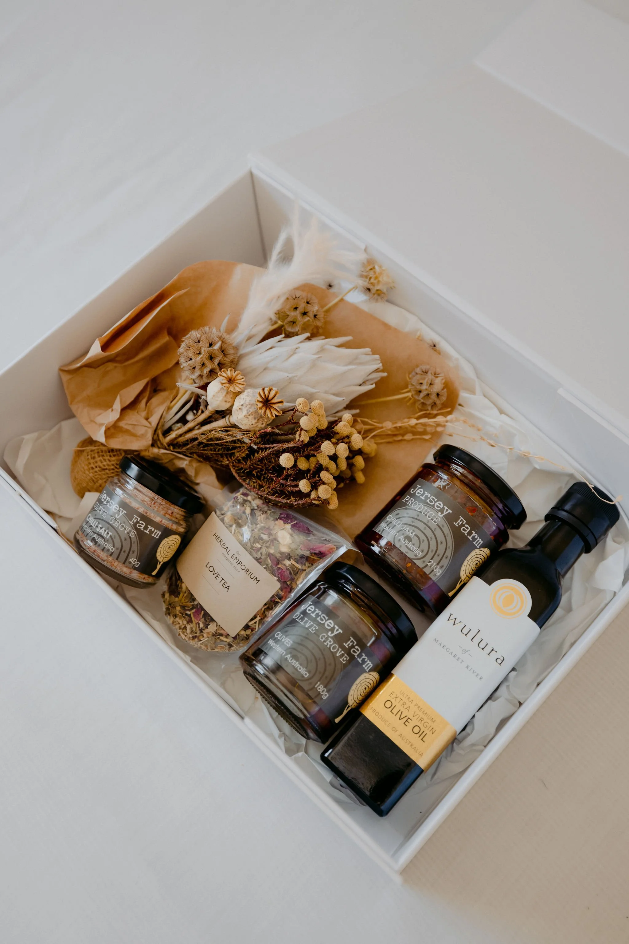 Luxe Champagne & Rose Hamper — Zest Flowers