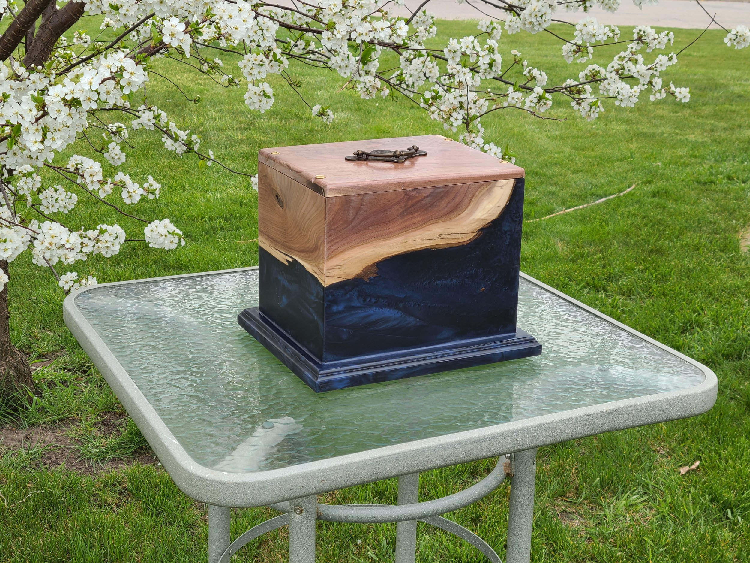 Resin Urns | Custom Urns | Alladox’s Custom Epoxy Trade