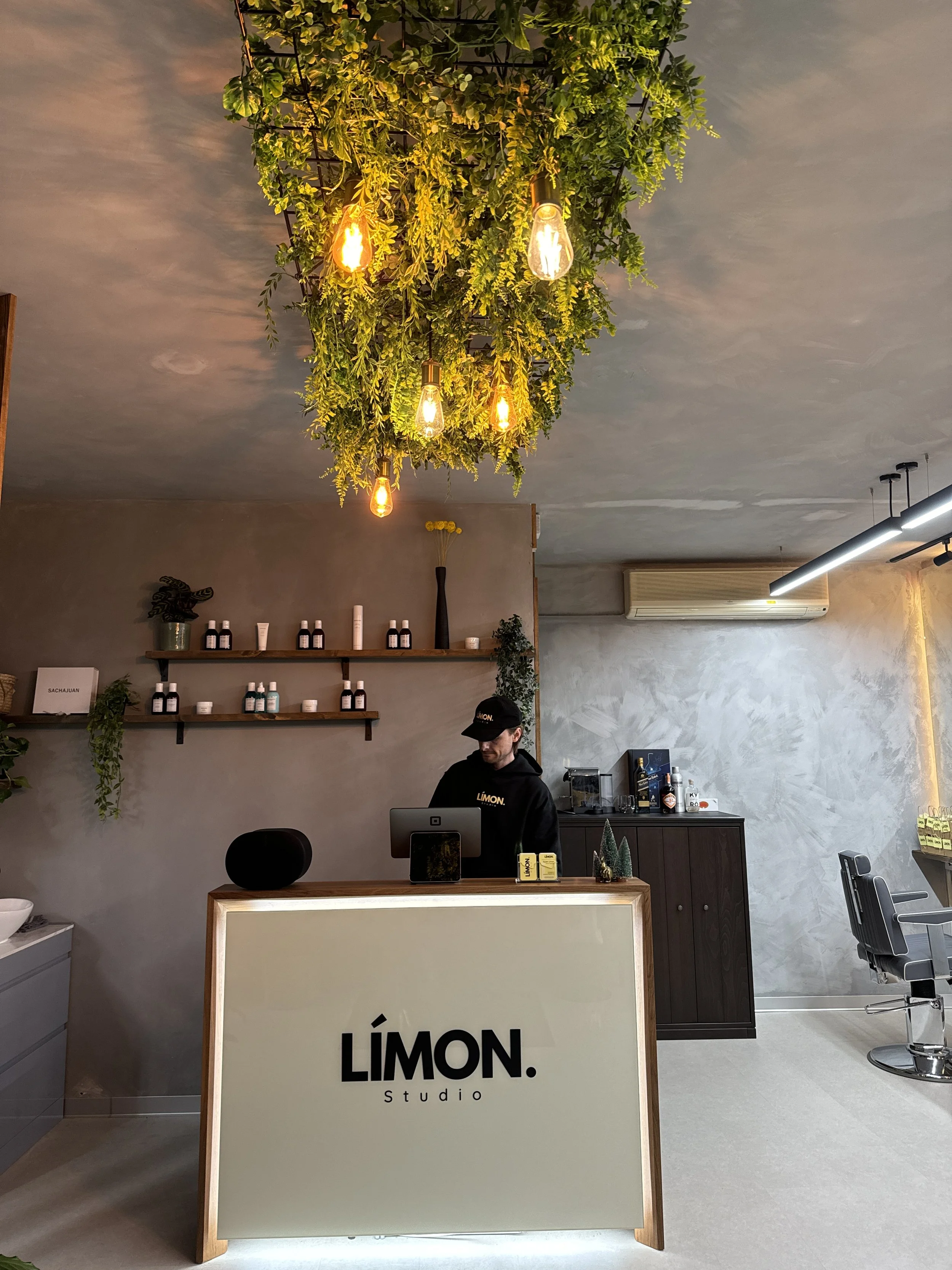 Contact — LÍMON.Studio