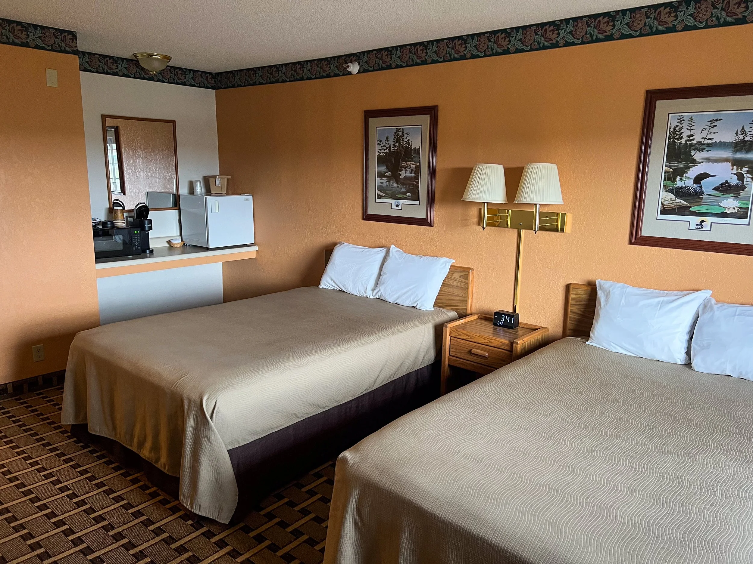 Rooms — Crossroads Hotel