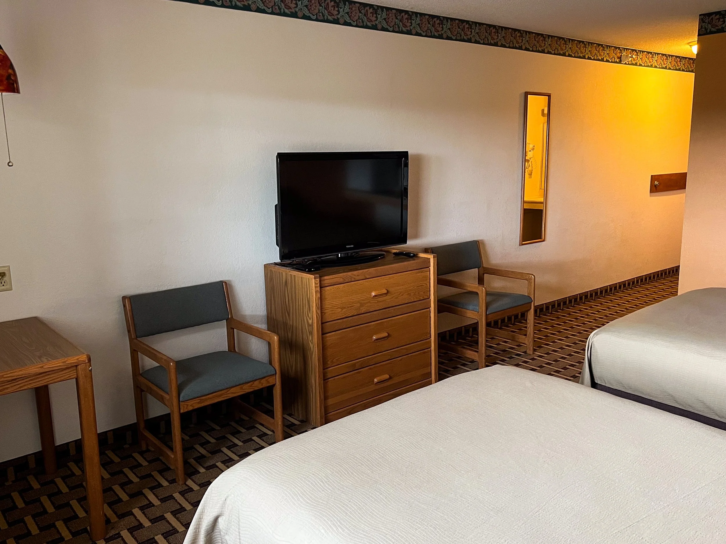 Rooms — Crossroads Hotel