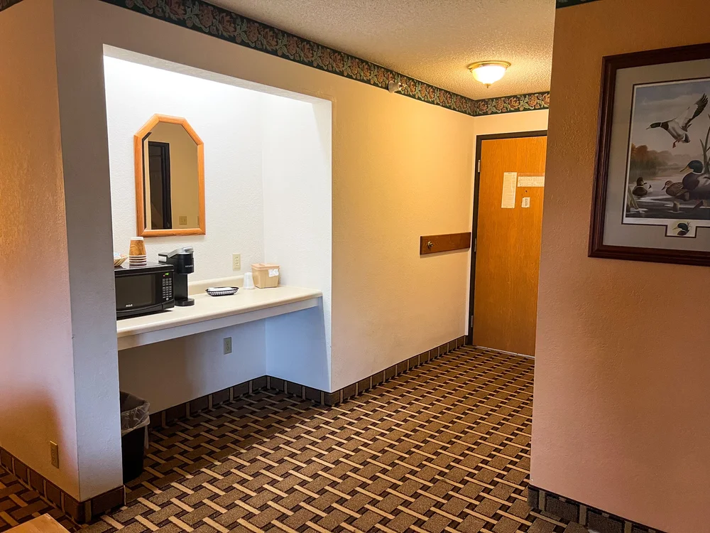 Rooms — Crossroads Hotel