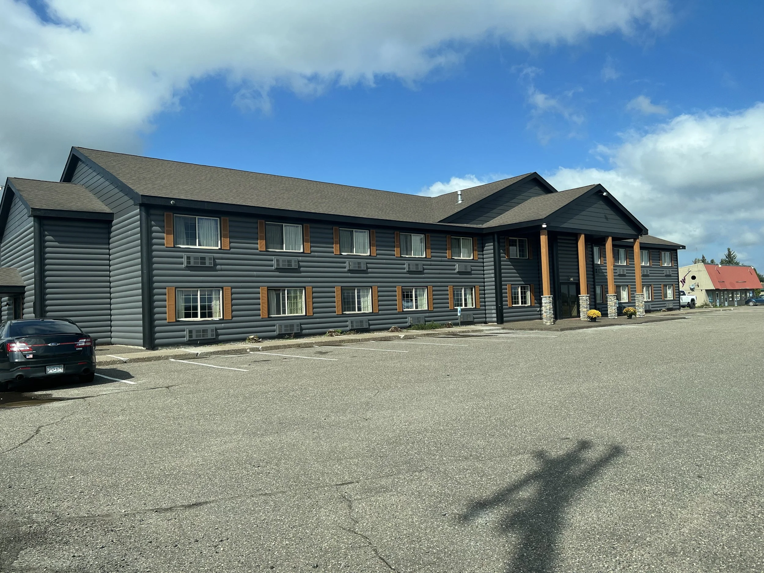Crossroads Hotel