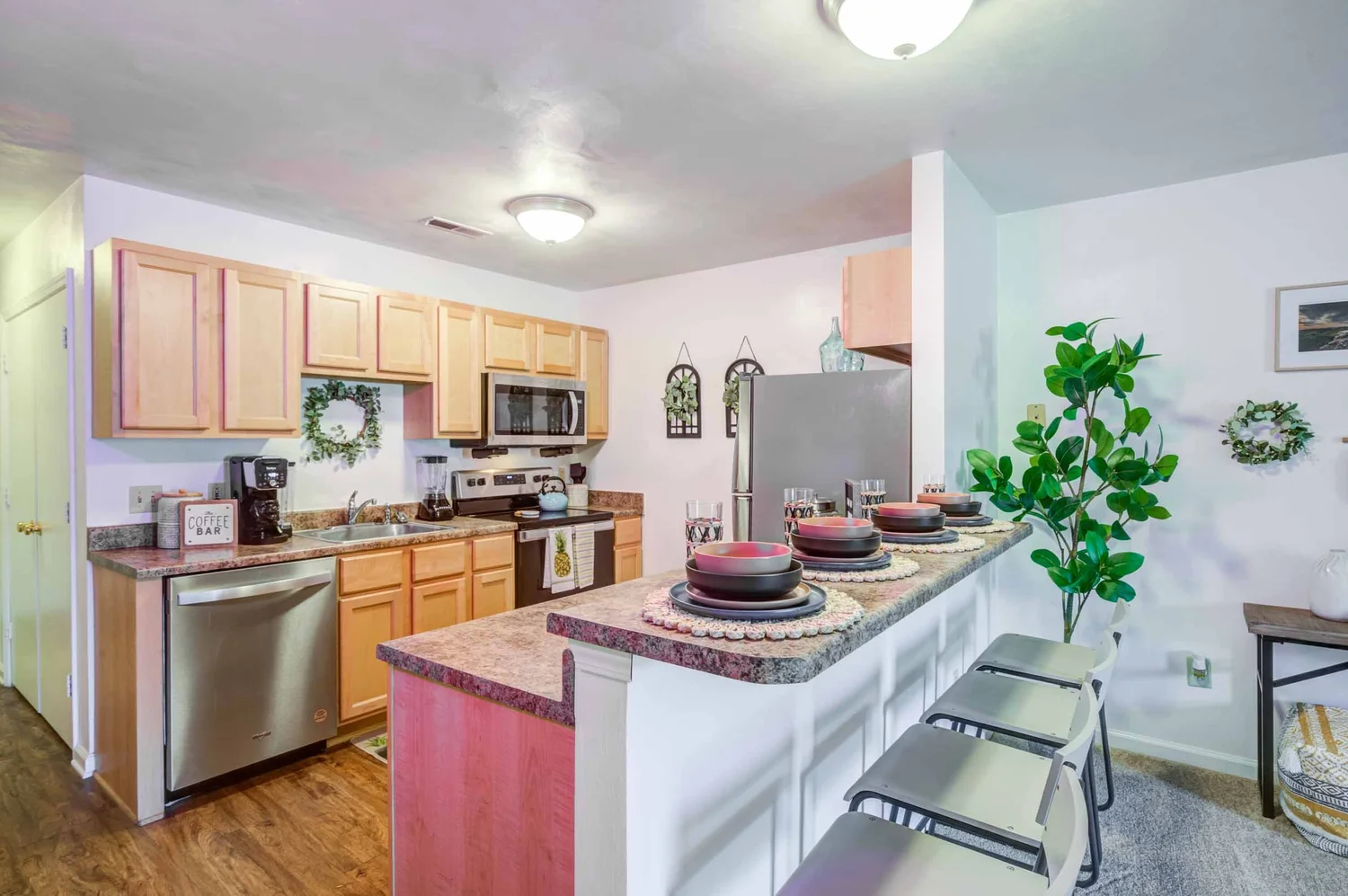Collegiate Suites of Blacksburg - Apts near VA Tech