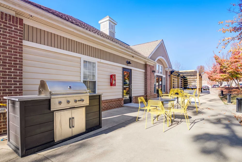 Photos | Virginia Tech Off-Campus Student Housing — Collegiate Suites ...