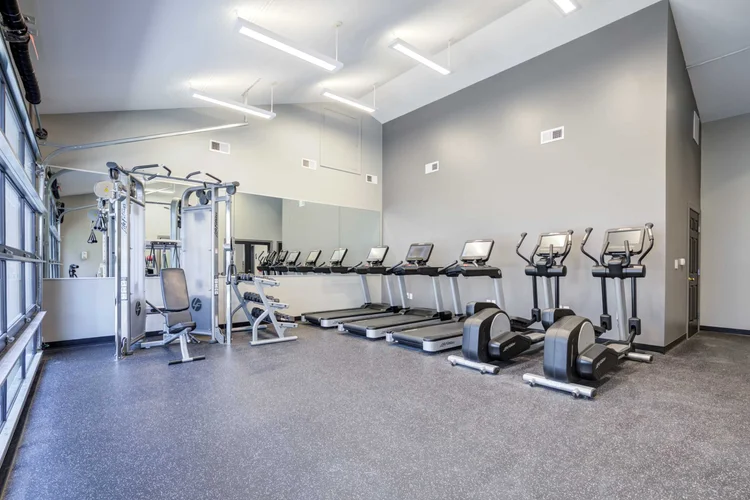 Photos | Virginia Tech Off-Campus Student Housing — Collegiate Suites ...