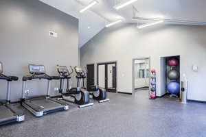 Photos | Virginia Tech Off-Campus Student Housing — Collegiate Suites ...