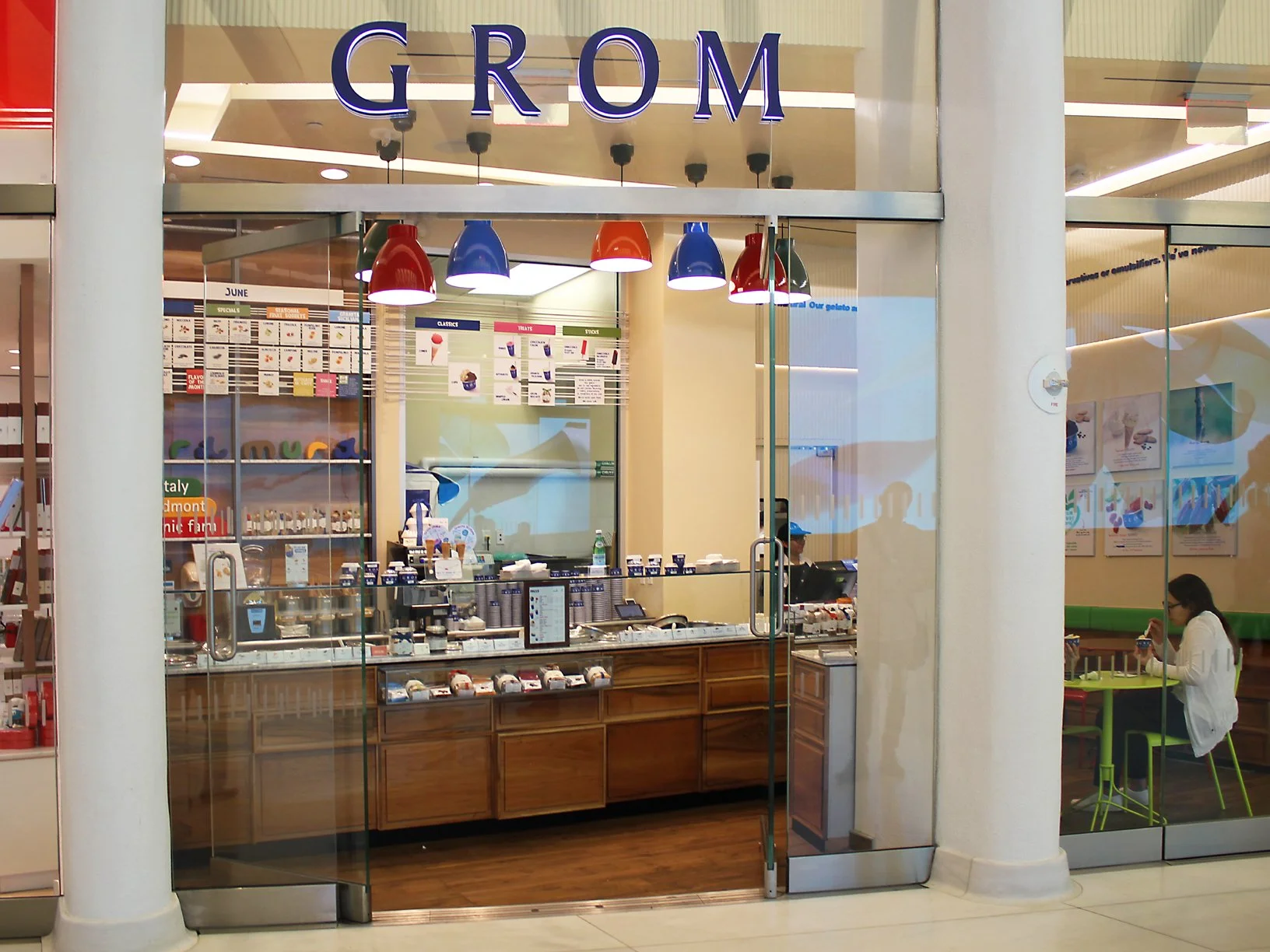 GROM | World Trade Center — SINFONIA GROUP