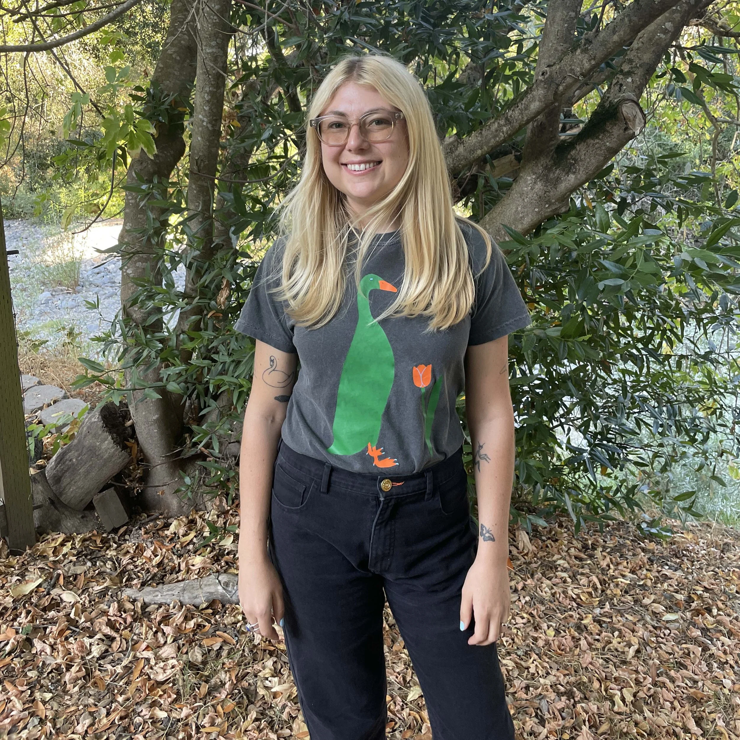 Old Friends Tee - Faded Black — LORIEN STERN