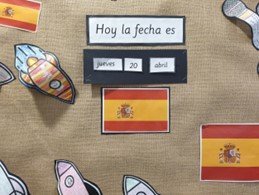 Creative and inspiring ideas for your primary languages display ...