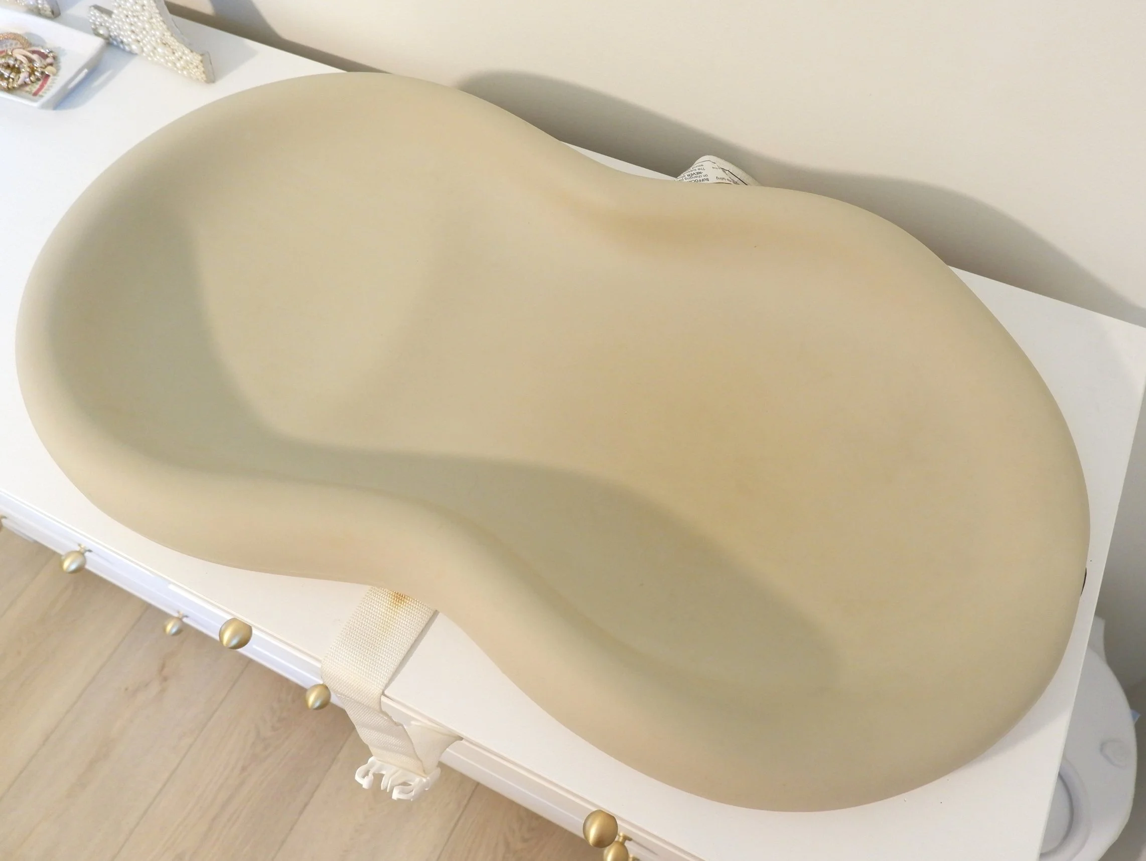 The Keekaroo Changed My [Laundry] Life: Keekaroo Peanut Changer Review ...