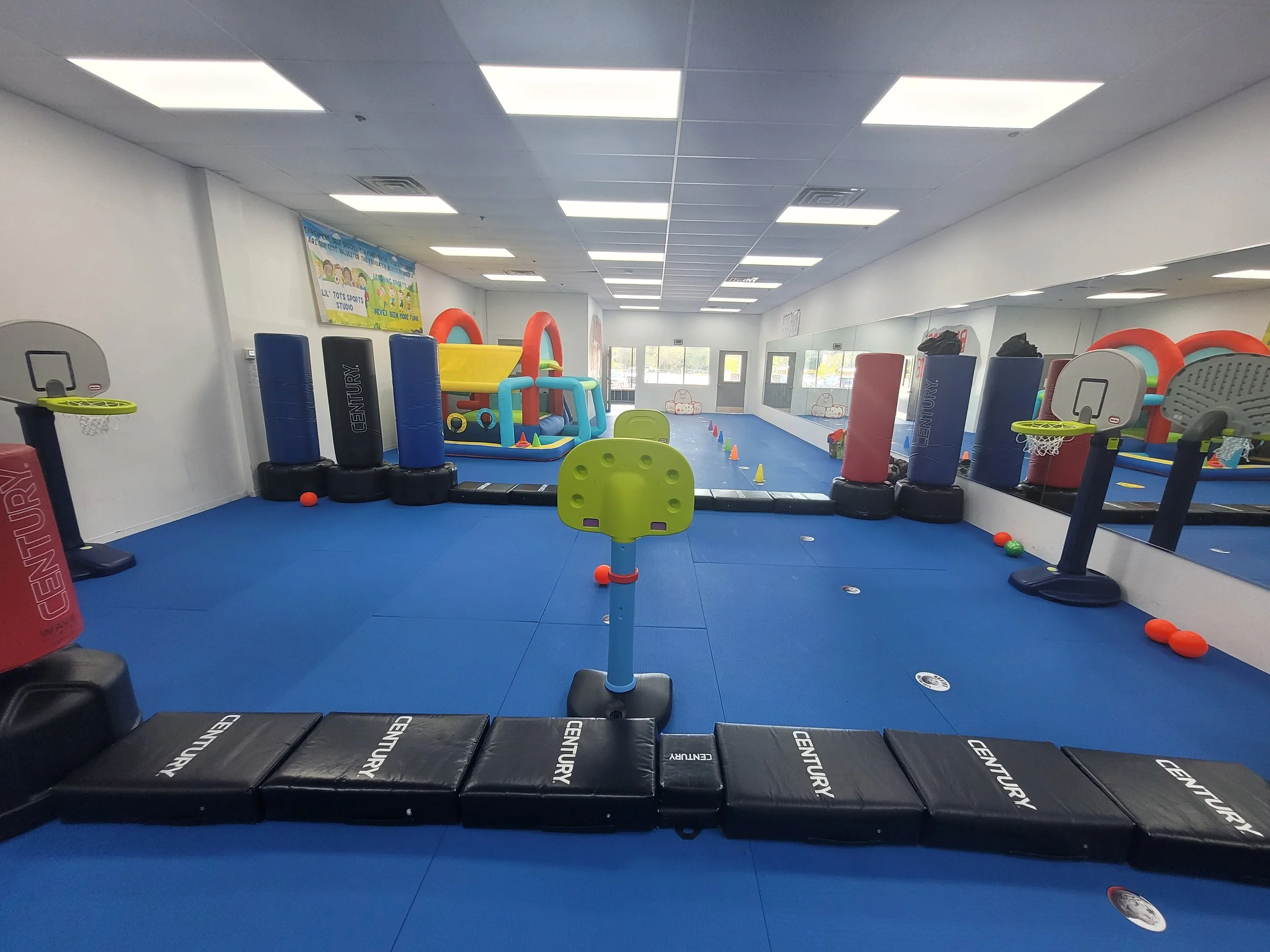 LIL' TOTS SPORTS STUDIO