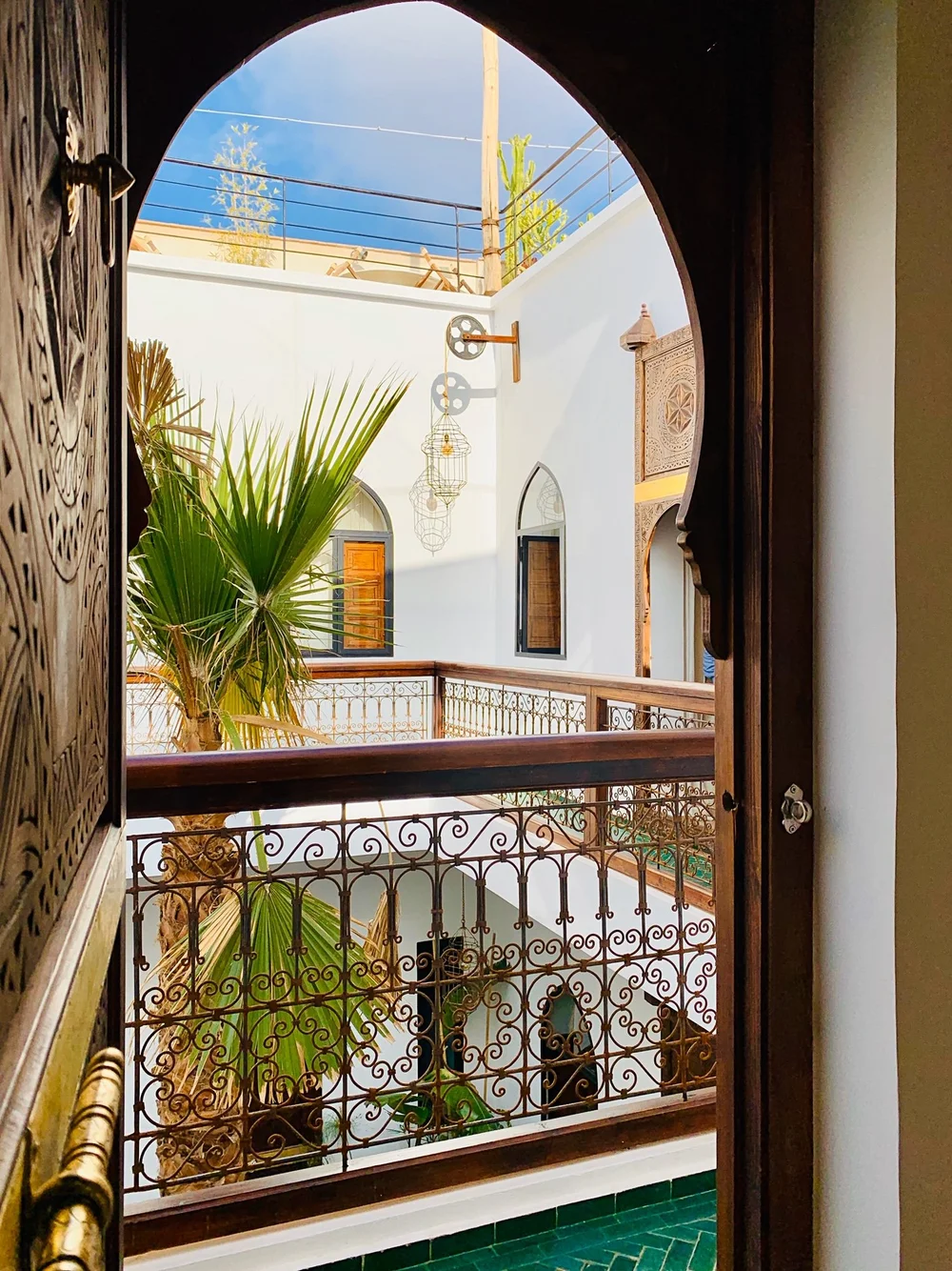 White moon — Riad Dar Yasaman