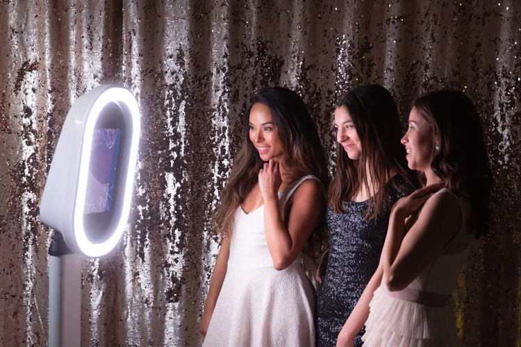 SnapZone Photo Booth | Photo Booth Rentals | Portland, OR